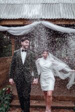 46 Unique Wedding Confetti Ideas – By Type & Display
