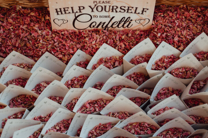 46 Unique Wedding Confetti Ideas – By Type & Display
